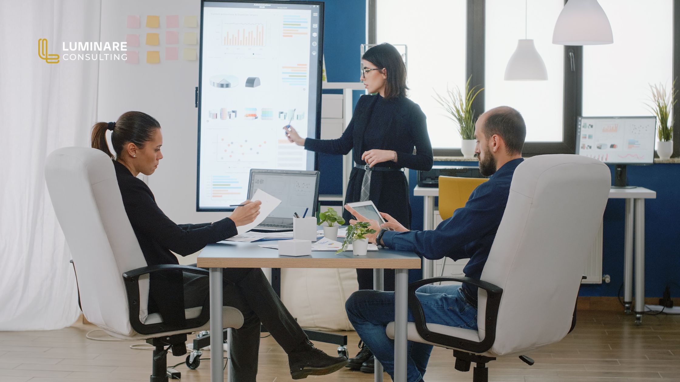 Steps to Select the Right HR Service Partner for Executive Success